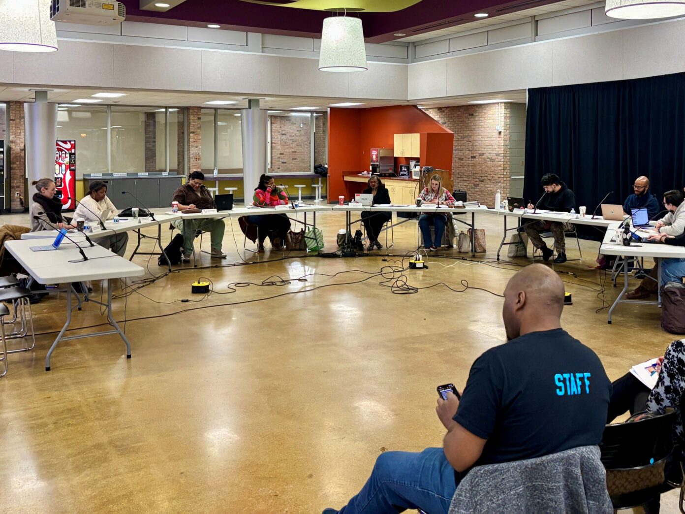 District says ‘milestone’ contract reflects its belief in teachers ...